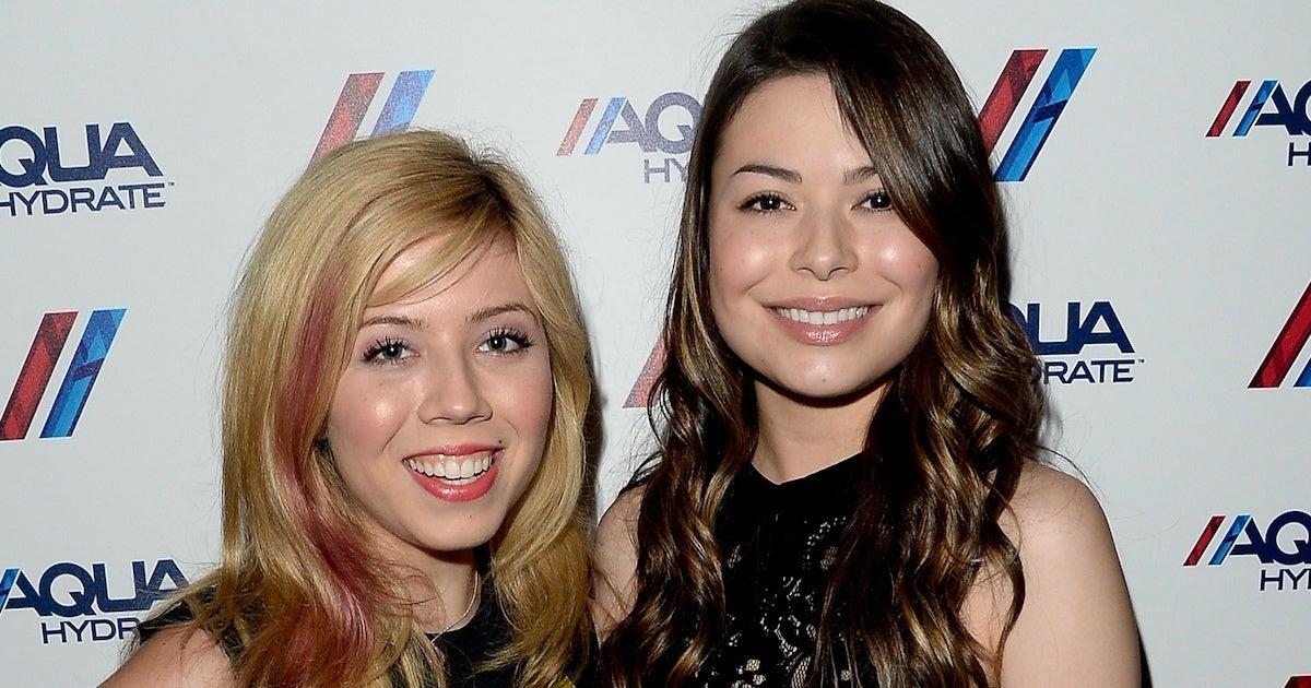 Miranda Cosgrove Explains Why 'iCarly' Reboot Keeps Mentioning Jennette ...