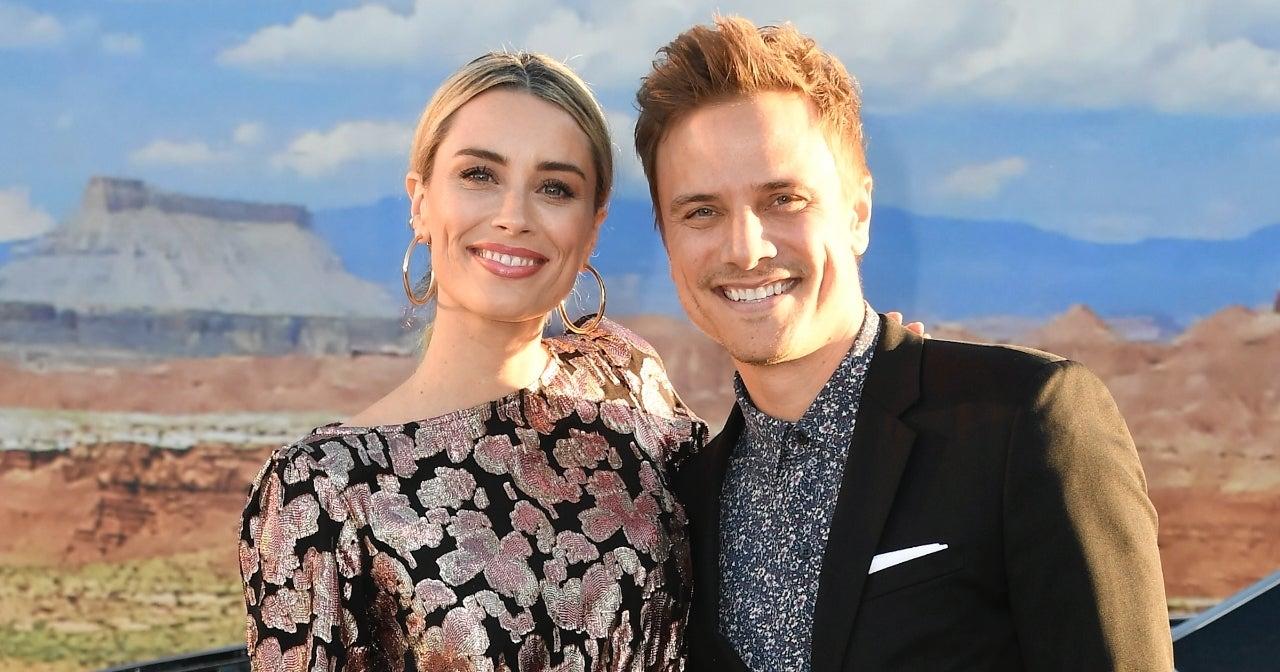 Arielle vandenberg matt cutshall wedding | Beachweddingtips.com