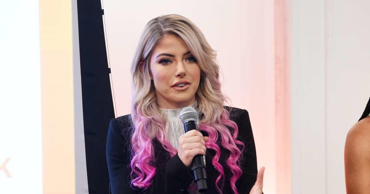 Alexa Bliss Announces Death of Beloved Pet Pig - PopCulture.com