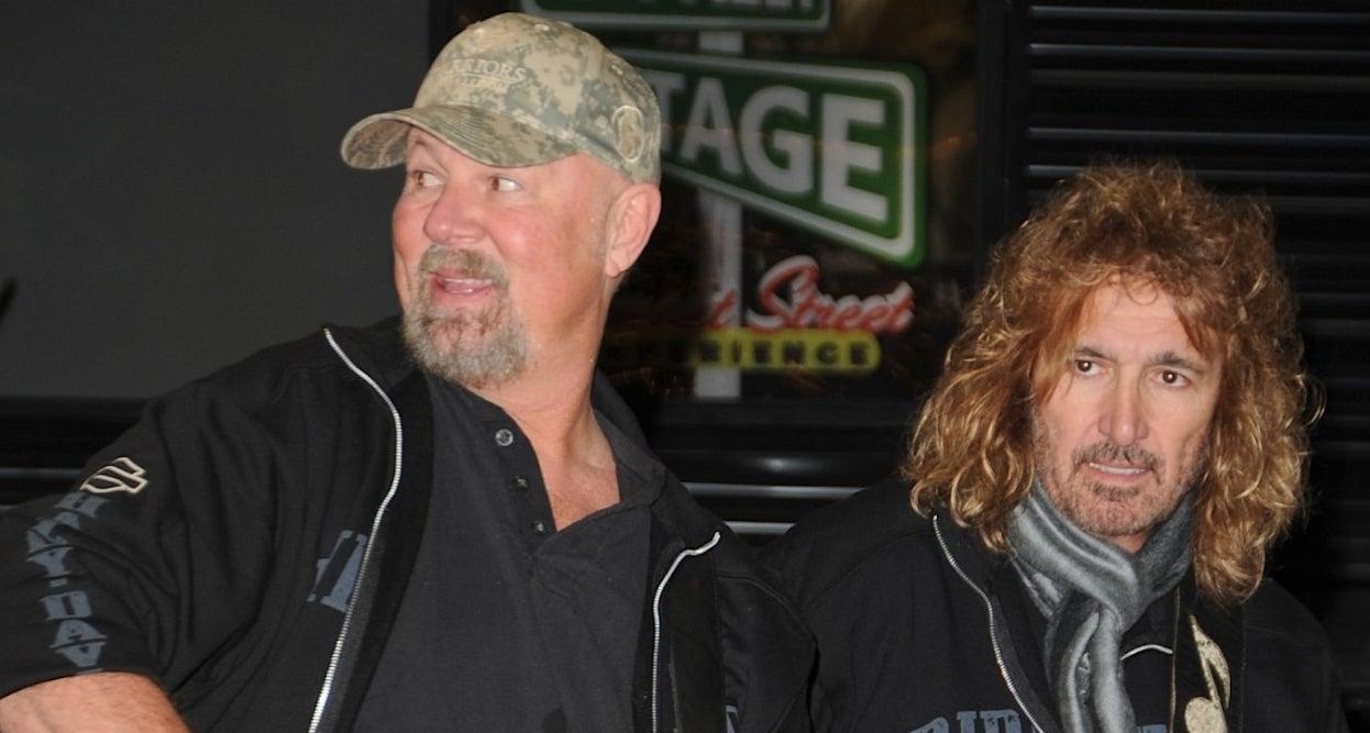 Lead Singer of Fan-Favorite '90s Country Band Suffers Broken Back ...