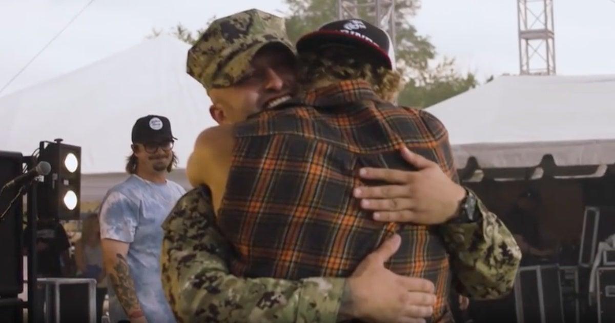 HARDY Helps Soldier Surprise His Family With Emotional Reunion ...