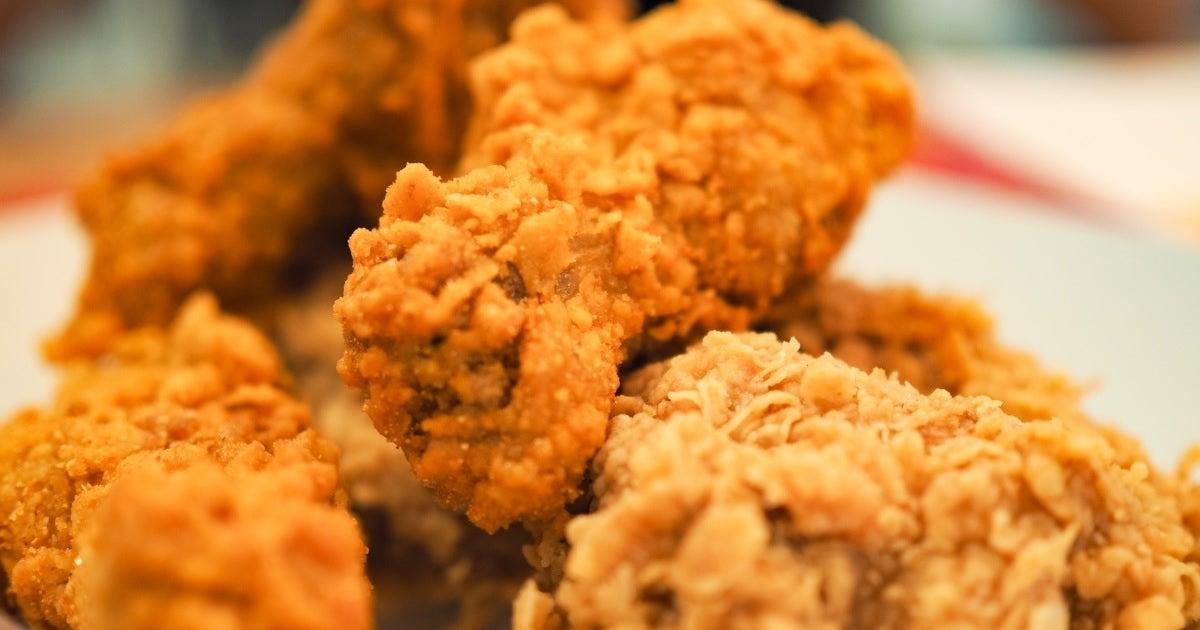 Photo of Deep Fried Chicken Head in Customer's Order of Wings Goes ...