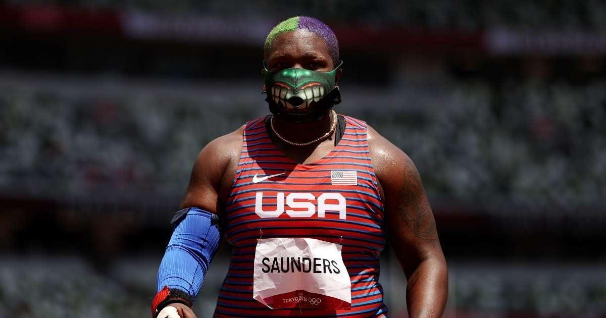 Raven Saunders' Mom Dies Just Days After Olympian Wins First Medal ...