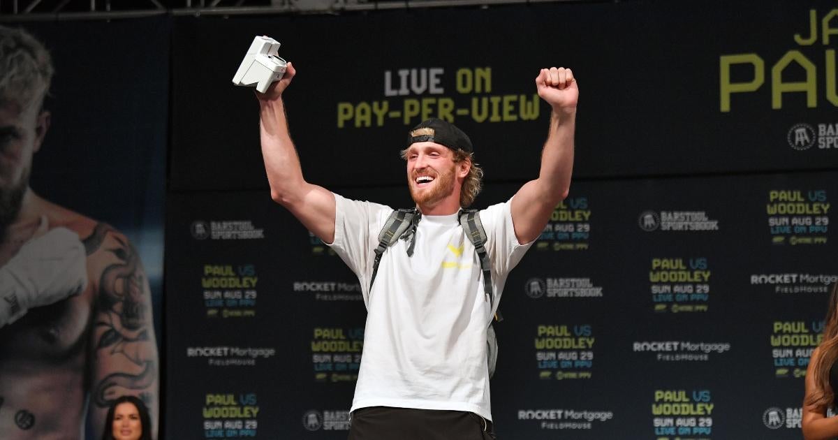 Logan Paul's Moment With Ring Girl Kourtney Kellar Goes Viral After ...