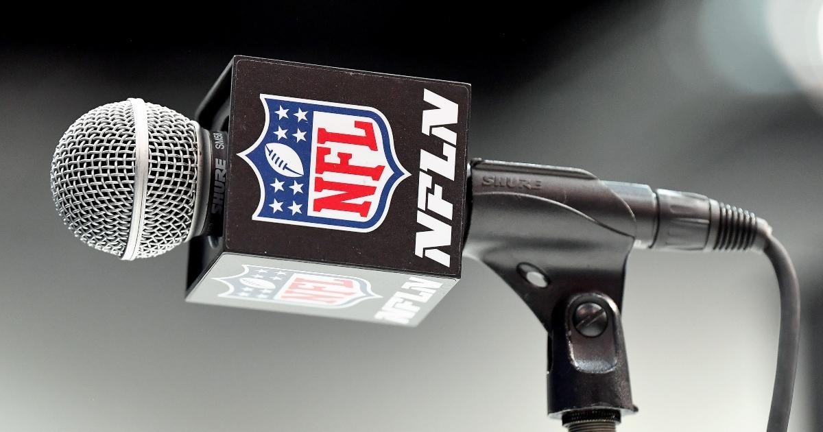 Top NFL Sideline Reporter to Walk Away After 2021 Season - PopCulture.com