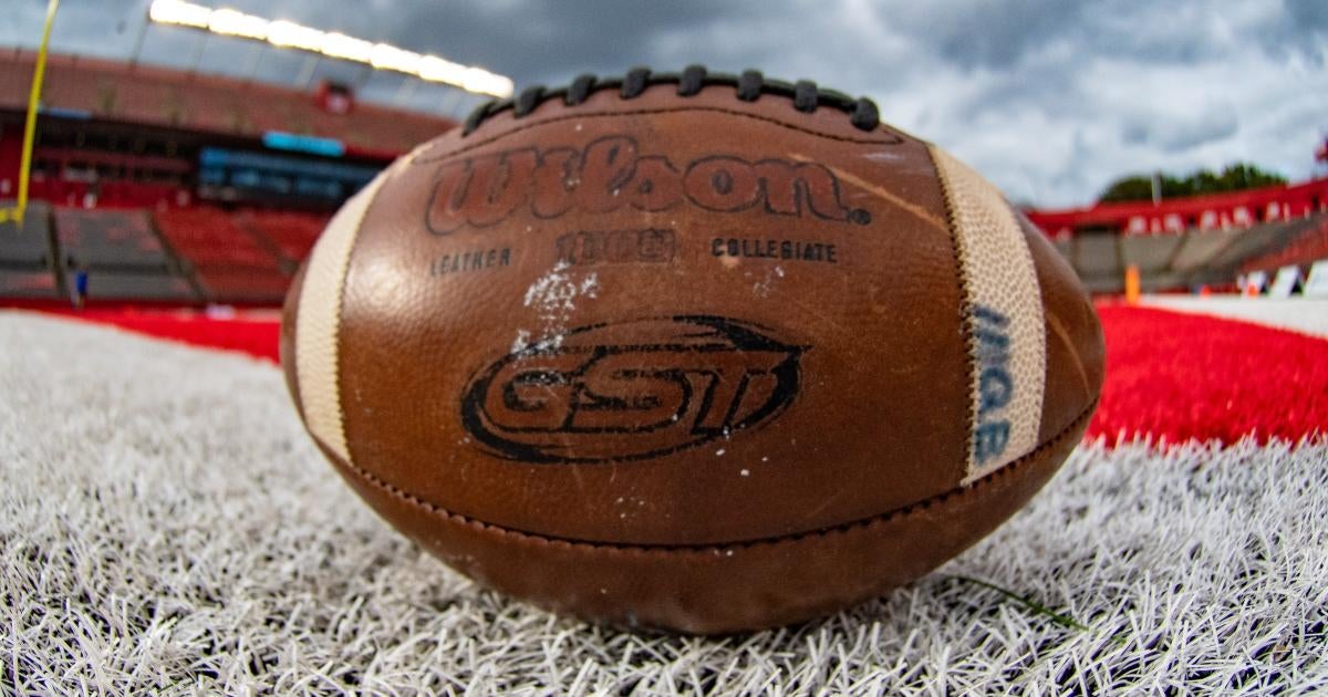 Teen Football Player Abraham Romero Dies After Brain Bruise Diagnosis ...