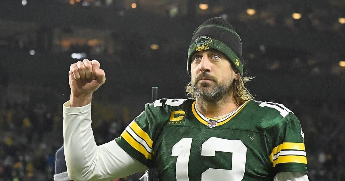 Aaron Rodgers Lookalike Spotted in Packers Crowd, and They're Identical ...