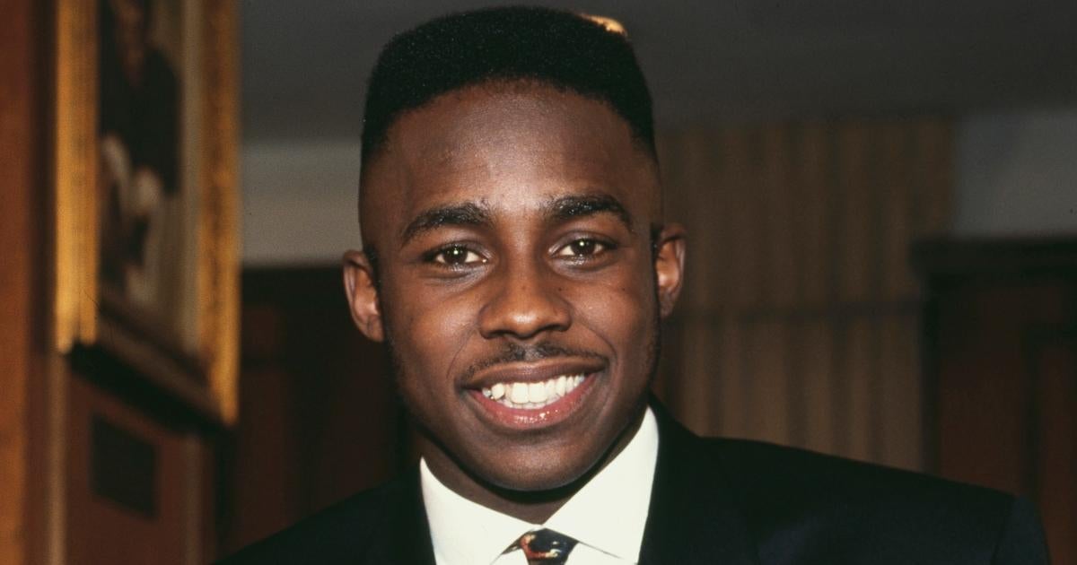 Desmond Howard Looks Back at Iconic Heisman Pose 30 Years Later ...