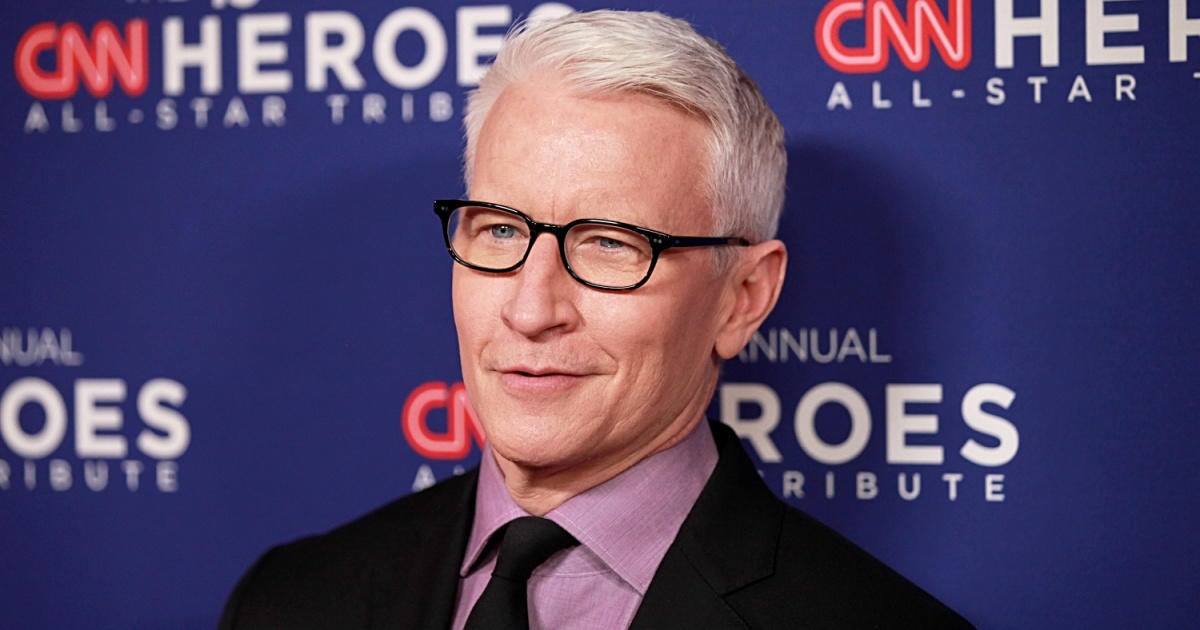 Anderson Cooper Gets Hit by Flying Debris Live on Air Reporting on ...