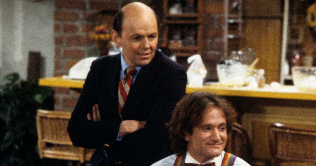 Conrad Janis, 'Mork & Mindy' Star, Dies at 94 - PopCulture.com