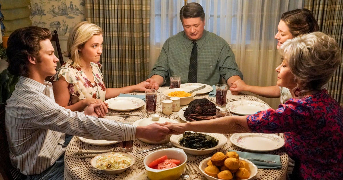 'Young Sheldon' Star Gets Married in 'Classic Cowboy' Wedding: Congrats ...