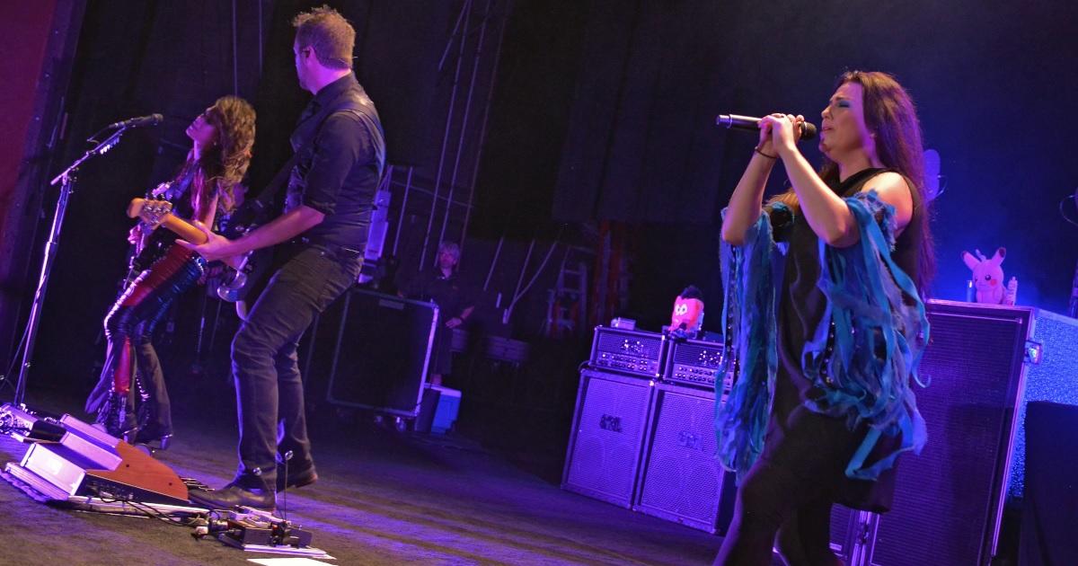 Evanescence Just Kicked out a Band Member - PopCulture.com