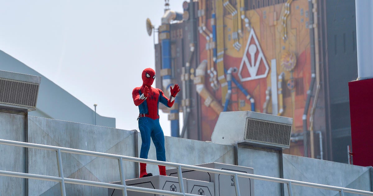 Disney's Spider-Man Robot Crashes Into Building After Malfunction ...