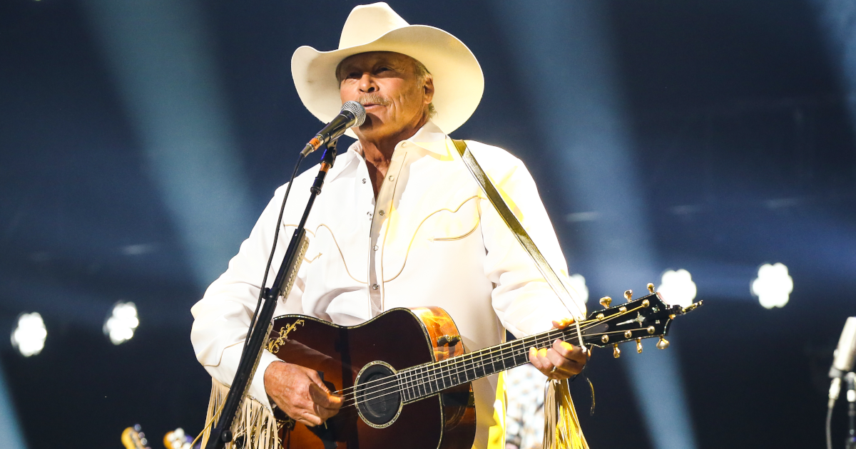 Country Music Star Announces Farewell Concert Amid Health Diagnosis: 'I ...