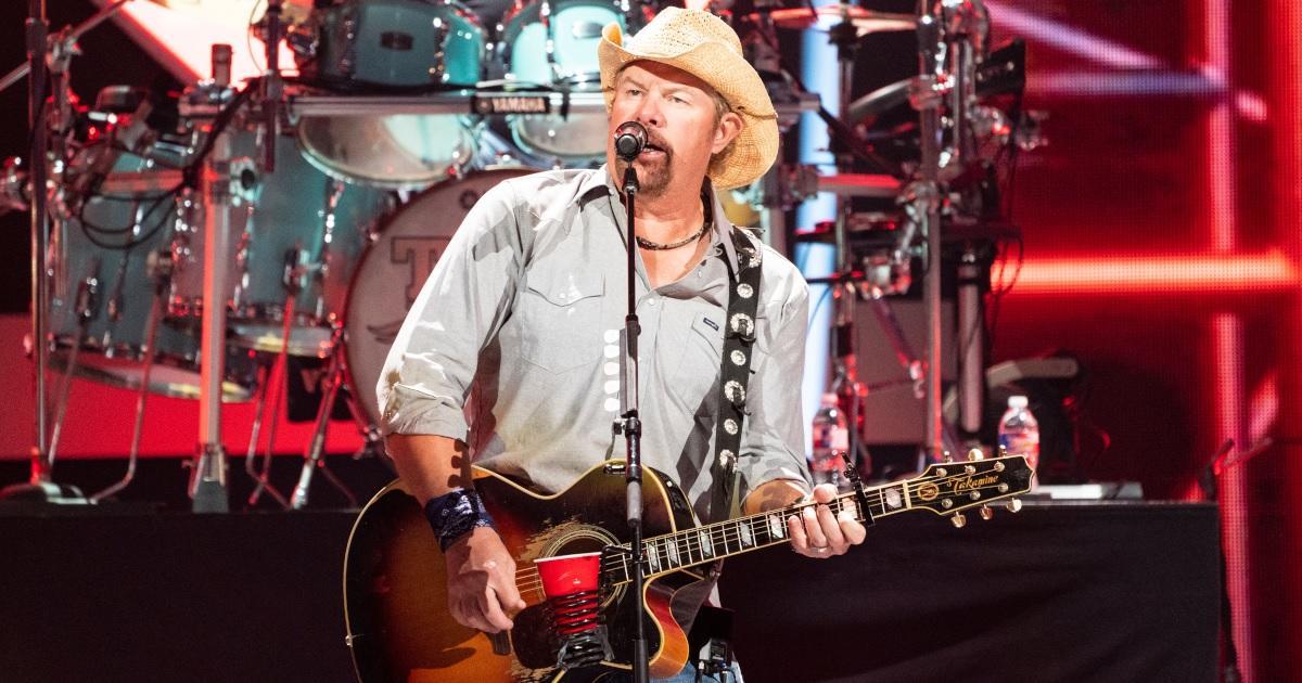 How Toby Keith's First Rehearsal Amid Cancer Treatment Went ...