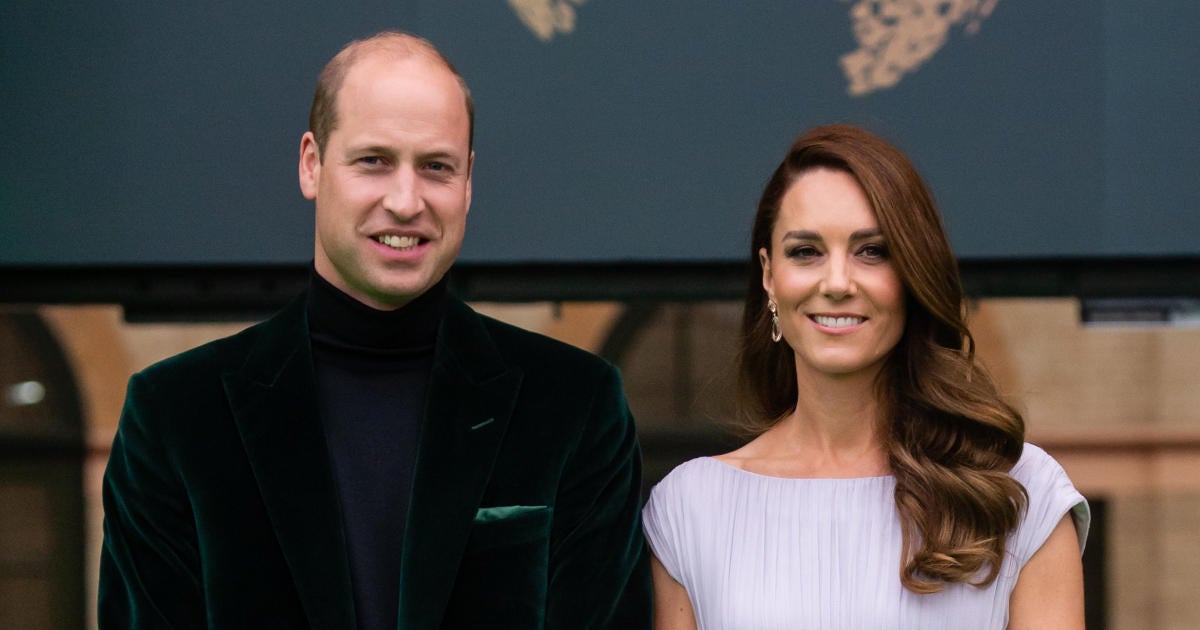 Kate Middleton and Prince William's First Official Joint Portrait ...