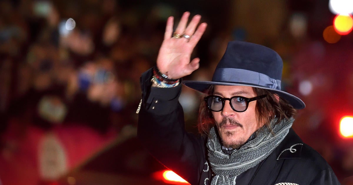 Johnny Depp Tears up During Standing Ovation After Cannes Film Festival ...