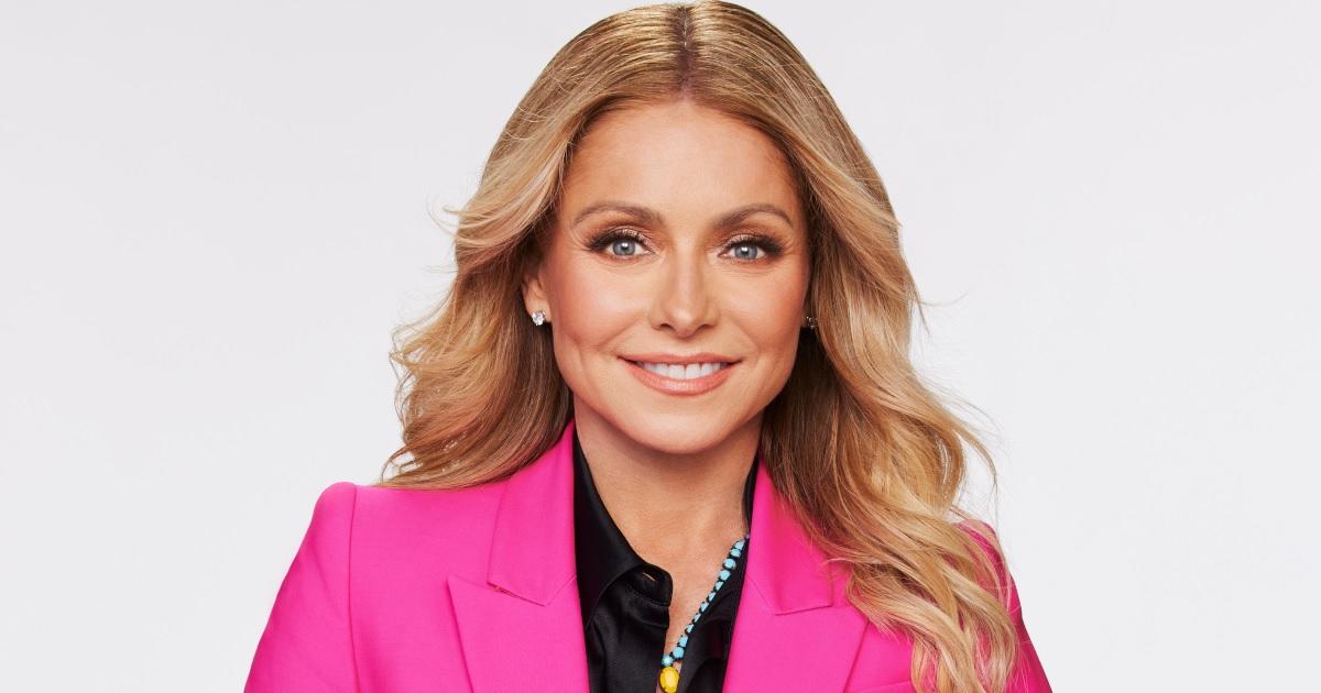 Kelly Ripa Makes Facelift Admission - PopCulture.com