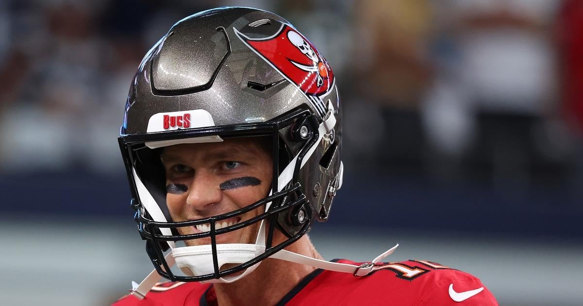 Longtime NFL QB Says Tom Brady Has 'Zero Respect' for Him - PopCulture.com