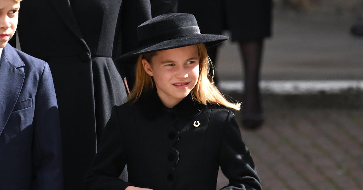 Princess Charlotte Crying at Queen Elizabeth's Funeral Has Social Media ...
