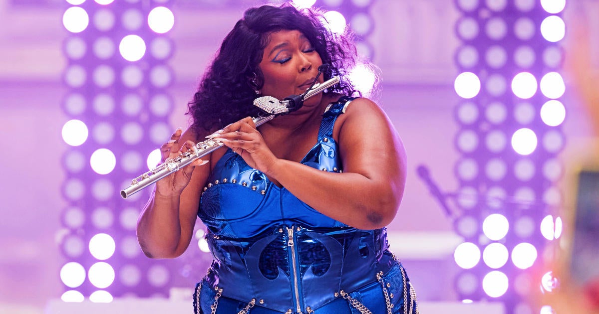 Lizzo's Performance With James Madison's Crystal Flute Led to ...