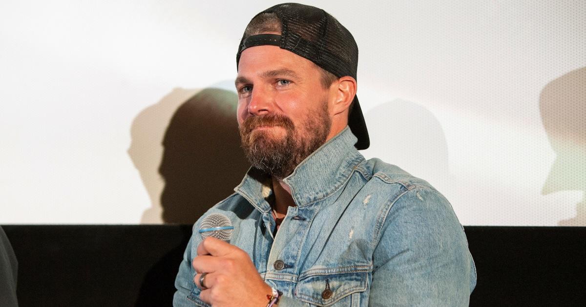 Stephen Amell Clarifies His 'Misinterpreted' Comments Against Actors ...