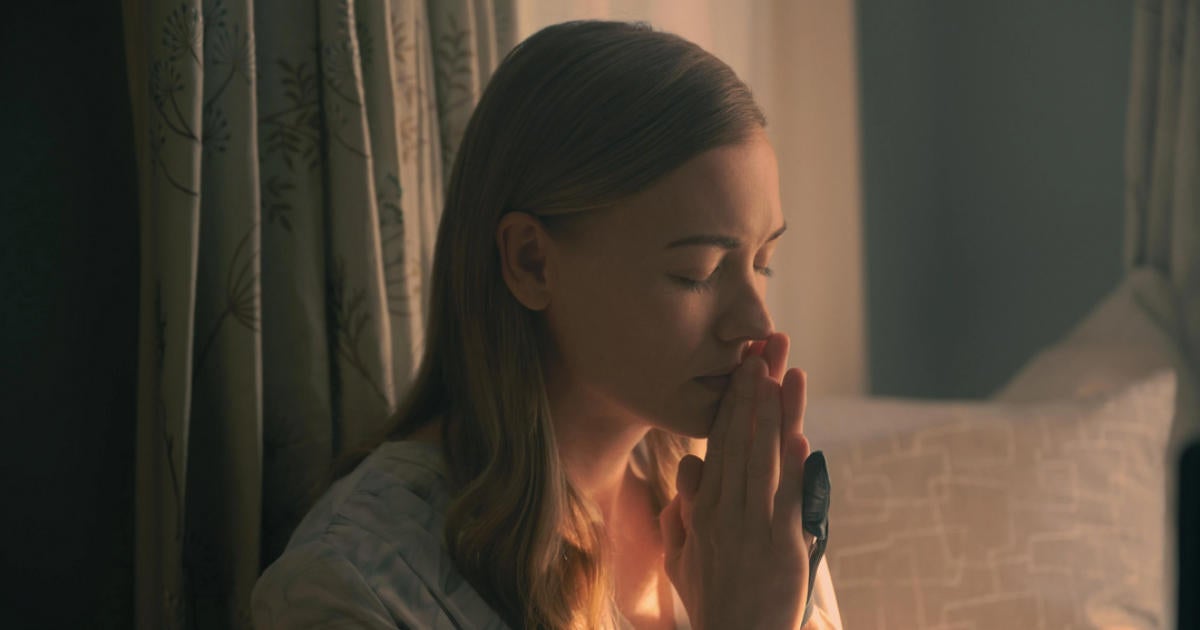 'The Handmaid's Tale': What Happens to Serena Joy Waterford ...