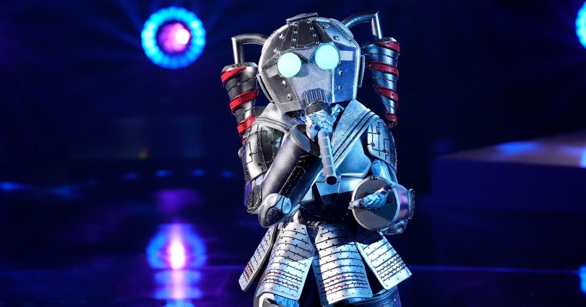 'The Masked Singer': Robo Girl Is a TV Star - PopCulture.com