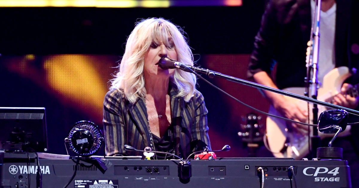 Christine McVie, Fleetwood Mac Singer-Songwriter, Dead at 79 - PopCulture.com