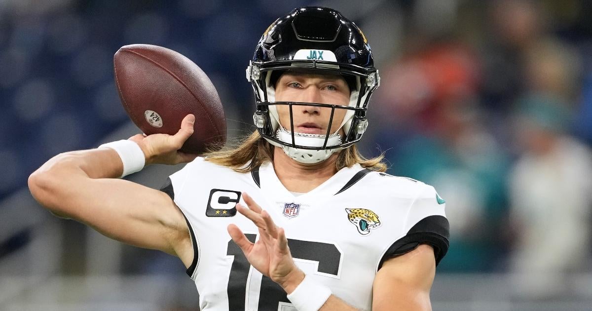 Trevor Lawrence Injured in Brutal Sack, Jacksonville Jaguars Fans ...