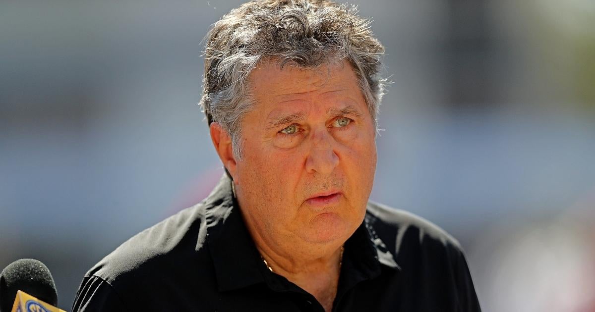Mike Leach's Death Shocks Fans of College Football Head Coach ...