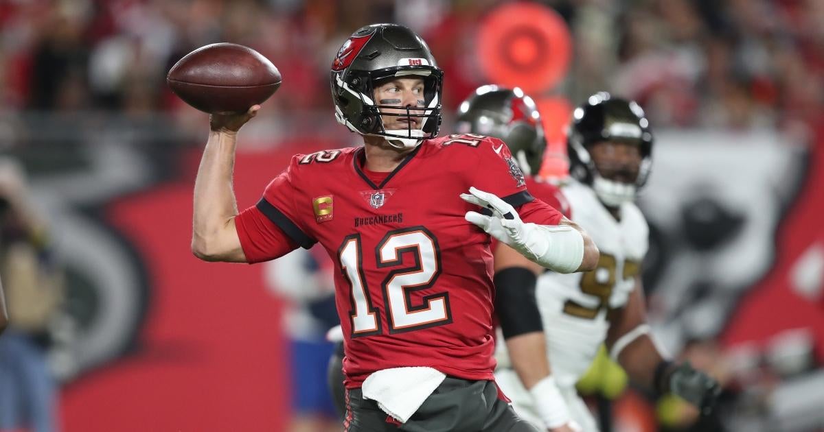 Model Veronika Rajek Sends Emotional Message to Tom Brady - PopCulture.com