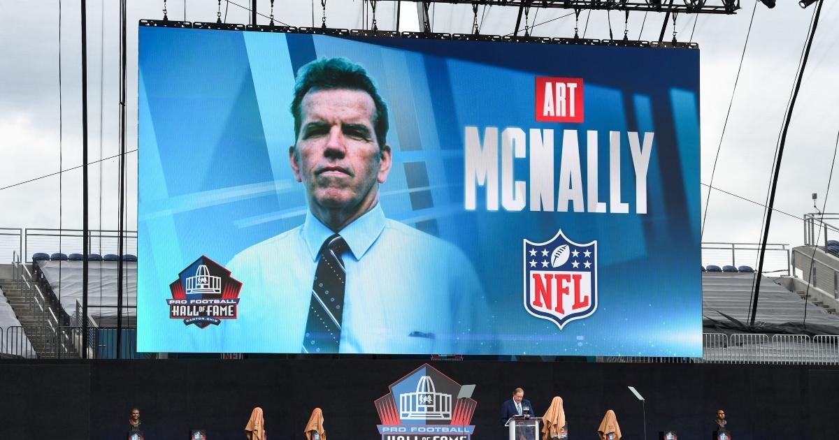 Art McNally, NFL Hall of Fame Referee, Dead at 97 - PopCulture.com