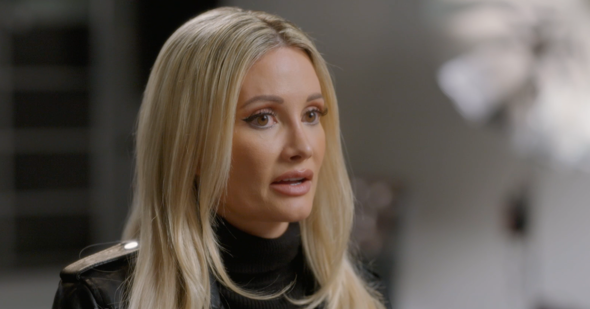 Holly Madison Reveals Autism Diagnosis - PopCulture.com