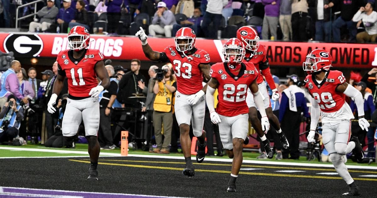 Georgia Players Eat Food on Sideline During Blowout Win Against TCU in ...