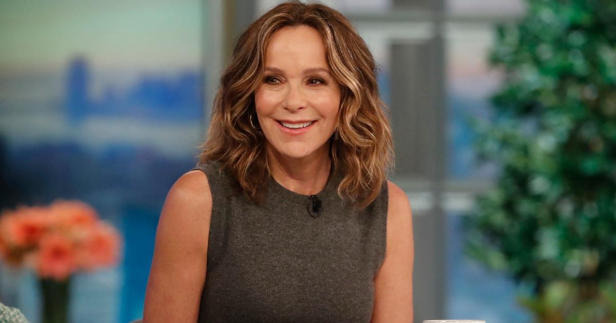 Why Jennifer Grey Never Returned to 'Friends' - PopCulture.com