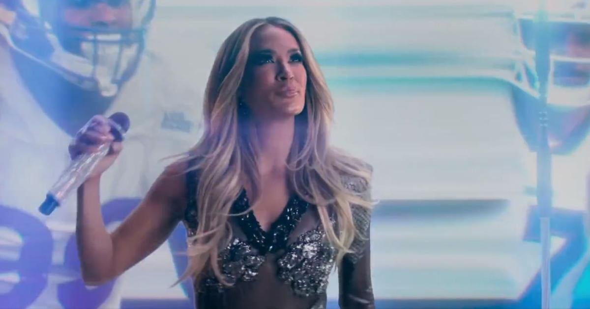 Carrie Underwood Fans Were Blown Away by New 'Sunday Night Football ...