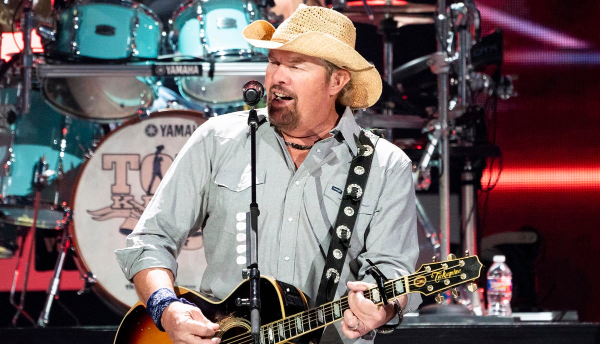 Toby Keith Headlining Two Concerts Amid Cancer Battle - PopCulture.com Toby Keith Headlining Two Concerts Amid Cancer Battle - PopCulture.com