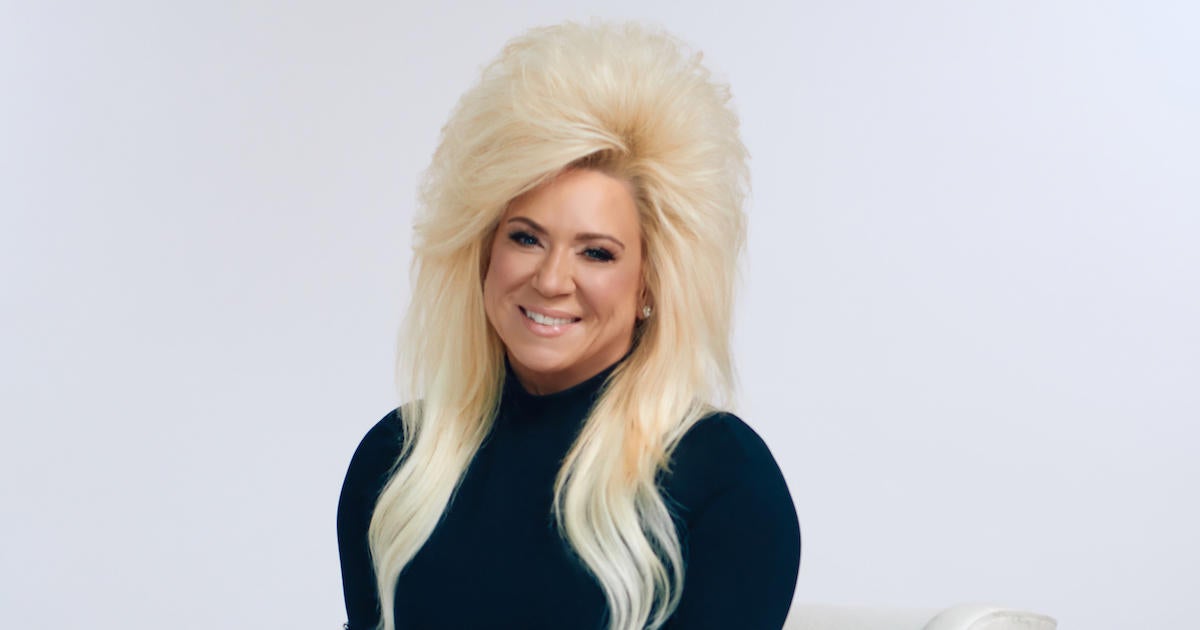 'Long Island Medium' Star Theresa Caputo to Appear in New Reality ...