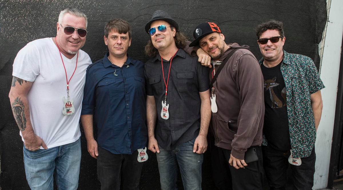 Smash Mouth Pays Tribute to Lead Singer Steve Harwell Following His ...