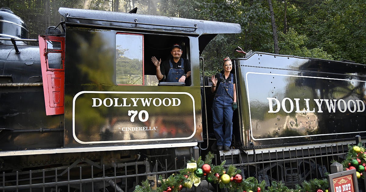 Dollywood Express Train Derailed: Mishap at Dolly Parton's Theme Park ...