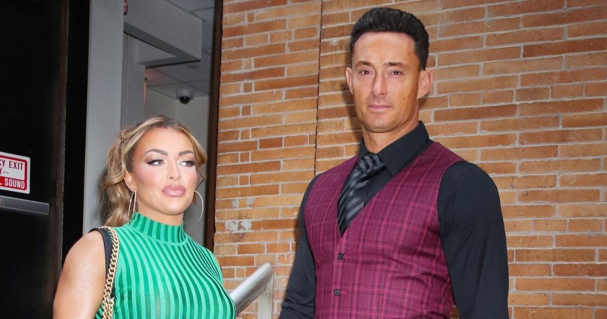 Who Is Mandy Rose's Fiancé? Meet Tino Sabbatelli - PopCulture.com