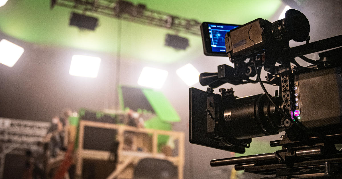 Richard E. Grant Says A-Listers Treated His Daughter 'Appallingly ...