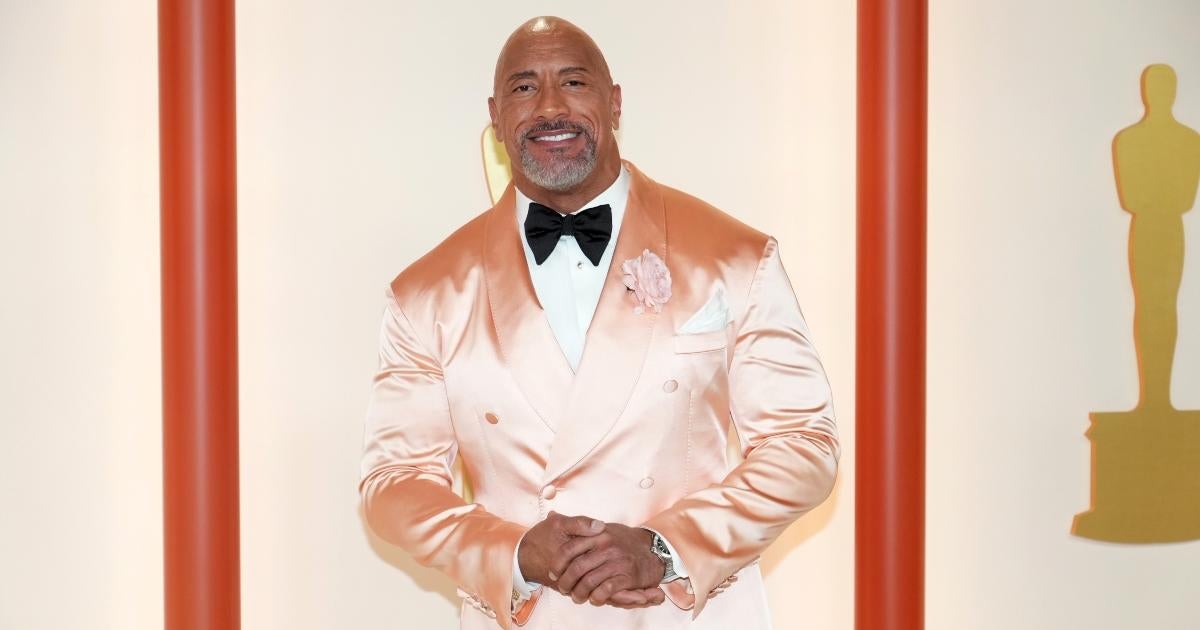 Dwayne 'The Rock' Johnson Honors Family Tradition With Samoan Taualuga ...