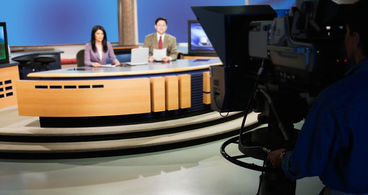 News Anchor Donates Kidney to Stranger After Their Five-Year Wait for a ...