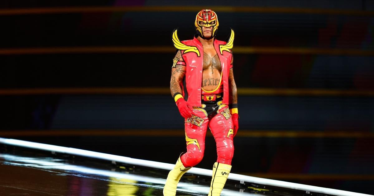 Rey Mysterio Signs New Contract With WWE - PopCulture.com