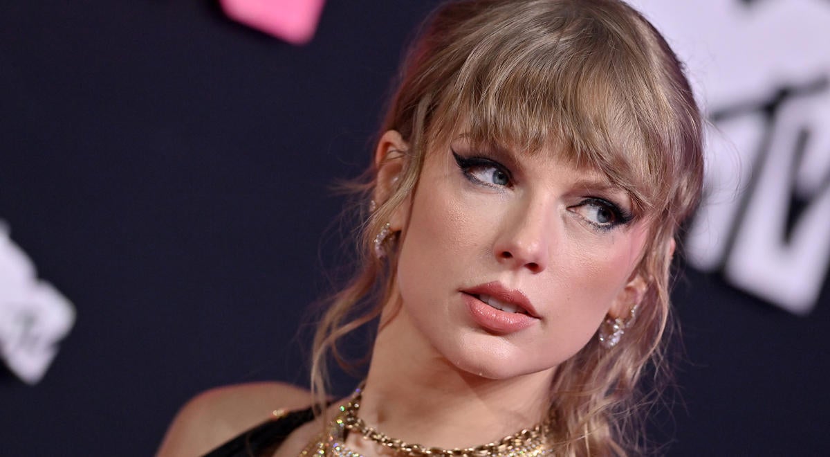 Taylor Swift's Dad Accused of Assault in Australia - PopCulture.com