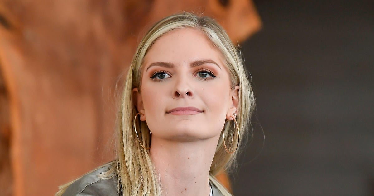 'The Voice' Alum Lauren Duski's Mom Dies by Suicide - PopCulture.com