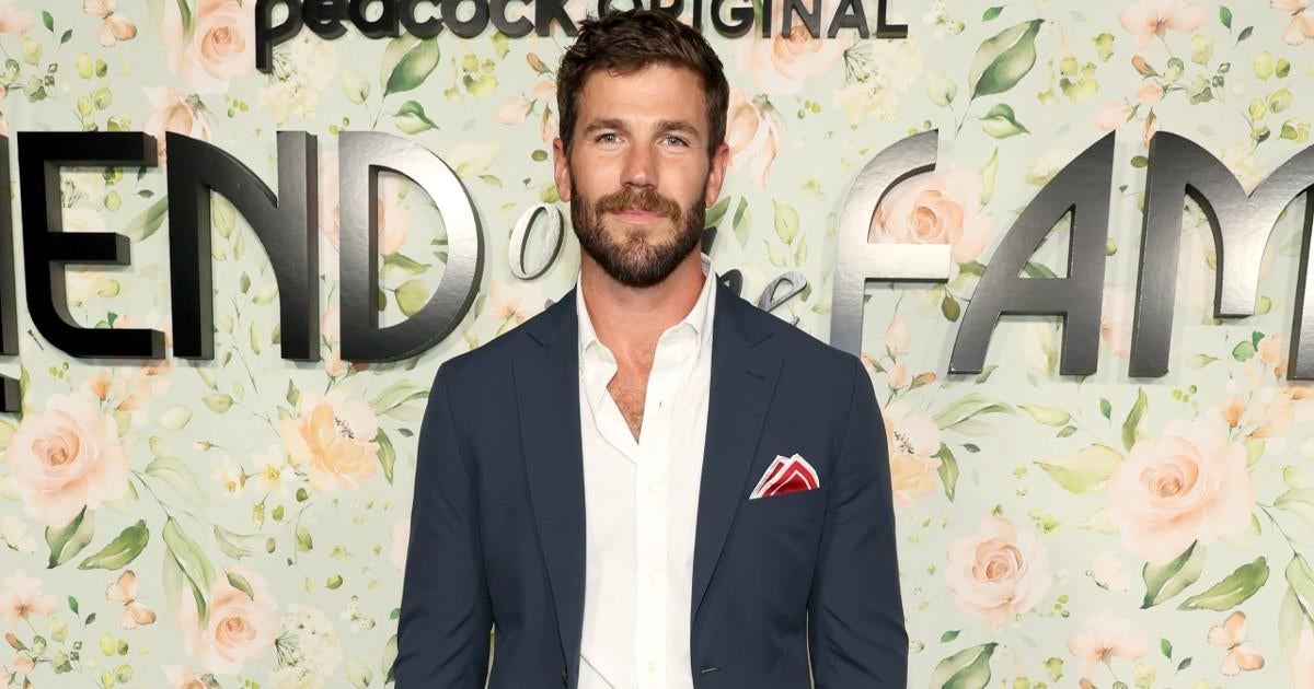 Who Is Austin Stowell? Meet the New Gibbs Actor for 'NCIS: Origins ...
