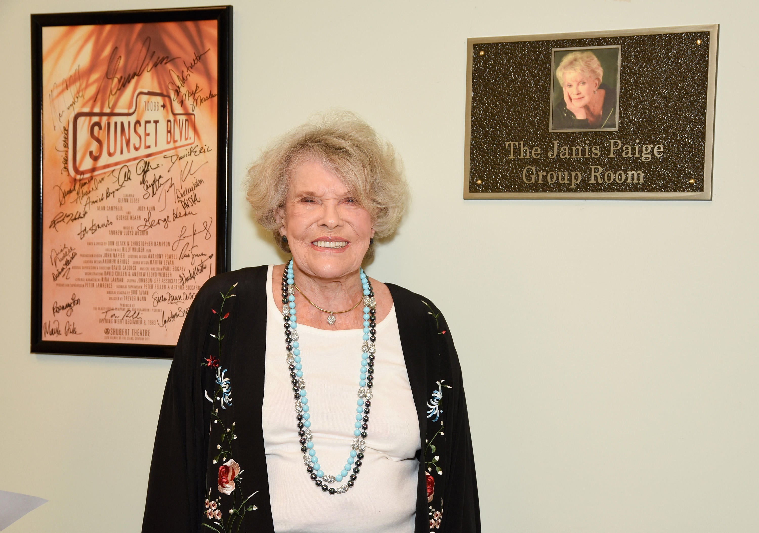 'All in the Family' and 'Eight Is Enough' Actress Janis Paige Dead at ...